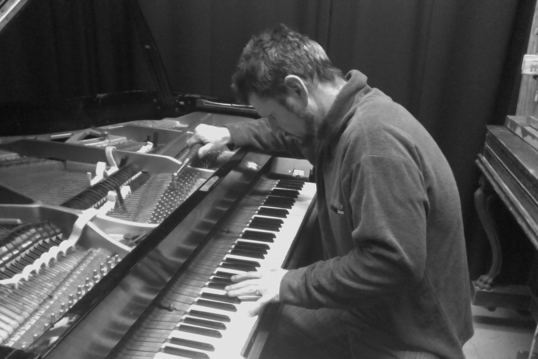 mark tuning2 – How to Tune Pianos